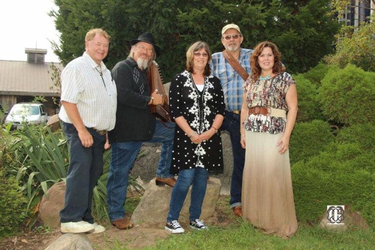 Pam Miller Pays Tribute to Military Women - Southern Gospel Music Radio