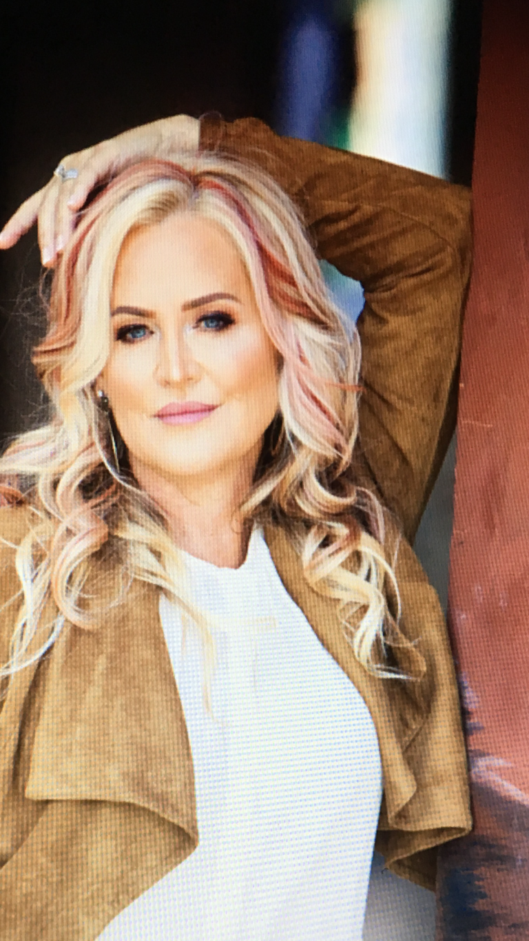 Lisa Daggs Todays Special Guest - Southern Gospel Music Radio